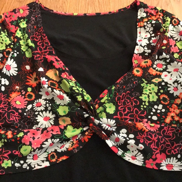 Tops | Very Cute Black Top With Flowers | Poshmark